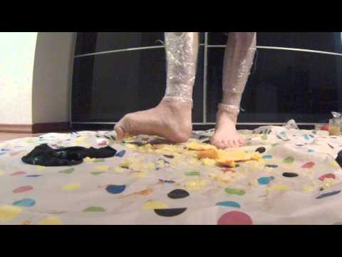 Feet Crush [Socks & Barefoot]