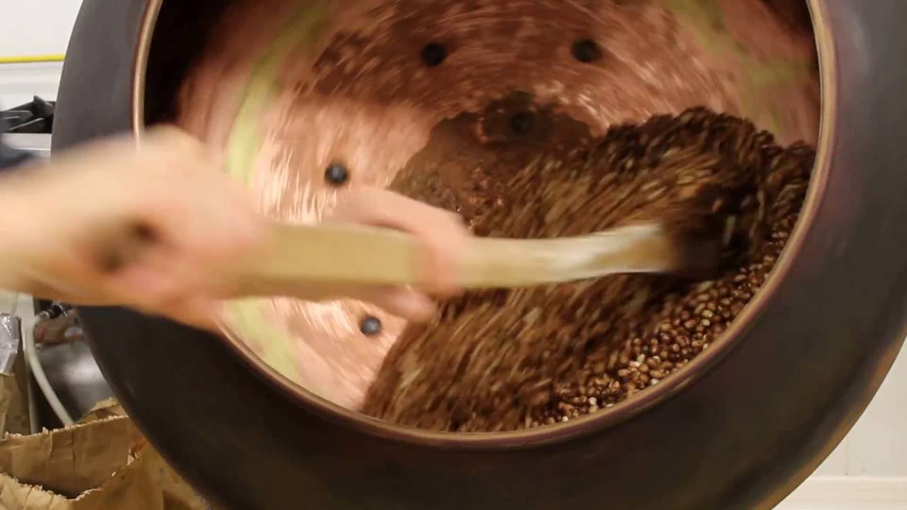 Fabrication artisanale du praliné et des chouchous - Belledonne - Bio ...