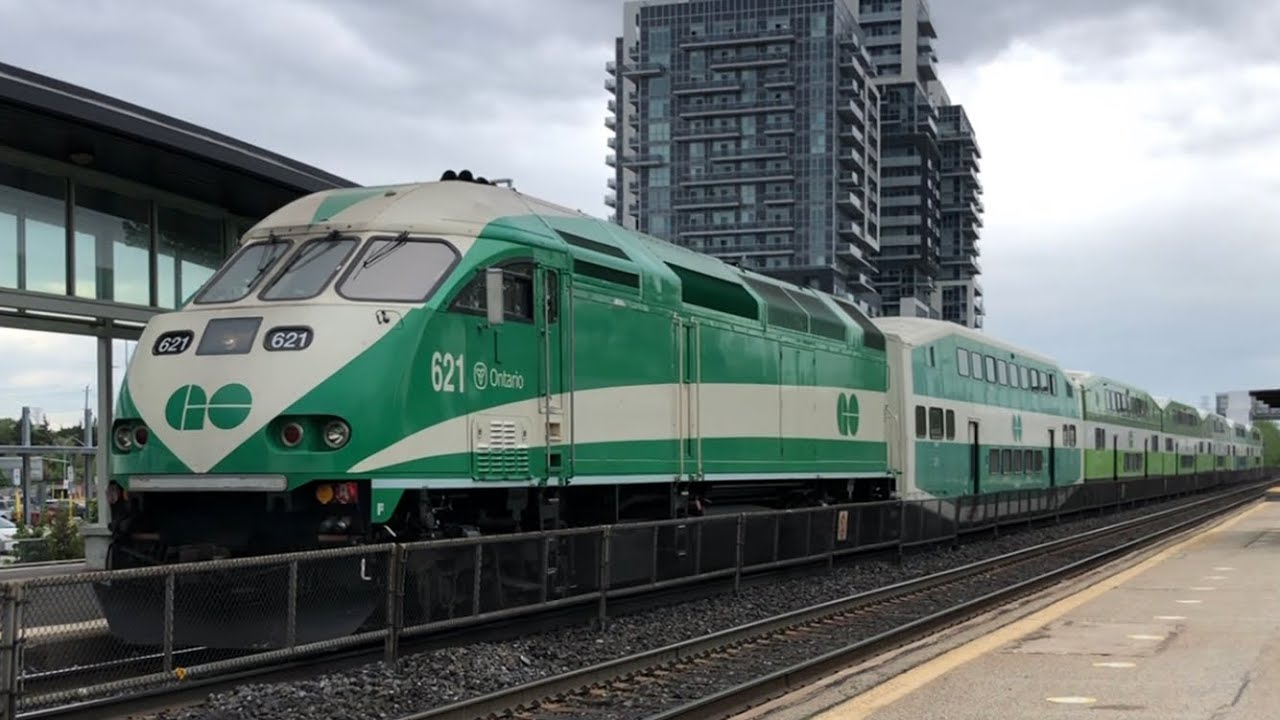 Go Train 621 Burlington Go Station - YouTube