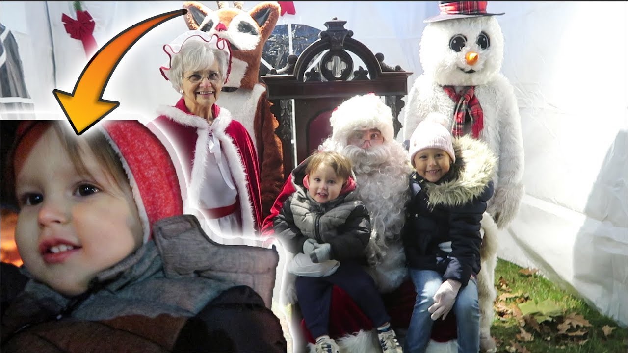 BABY SINGS TO SANTA CLAUS?! - YouTube