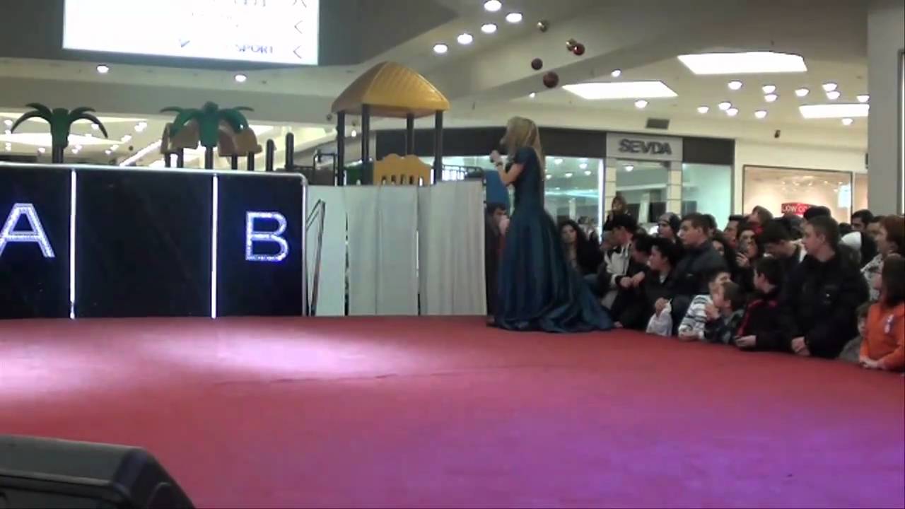 Andreea Balan - concert GrandArenaMall - 12.02.11 - YouTube