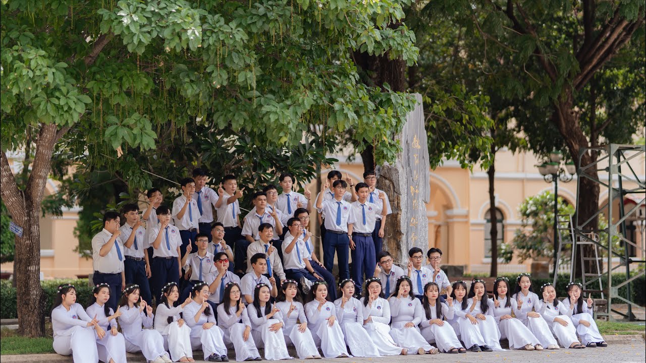 Kỷ yếu 12T1 - Collège de Mytho (THPT Nguyễn Đình Chiểu) - YouTube