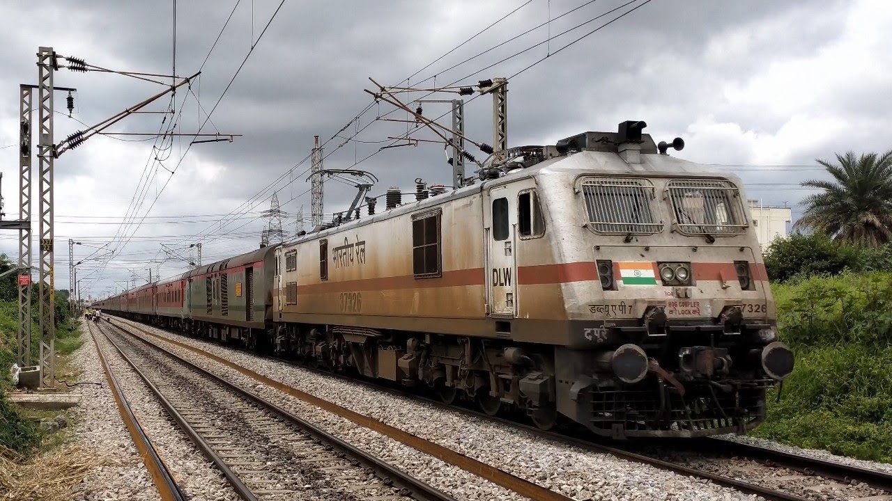 DURONTO EXPRESS with RED LHB coaches..!! - YouTube