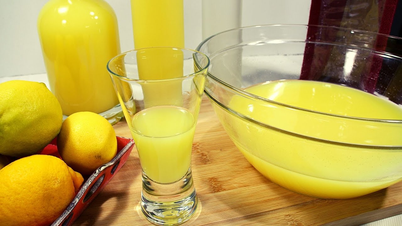 LIMONCELLO RICETTA | LIMONCELLO FATTO IN CASA - YouTube