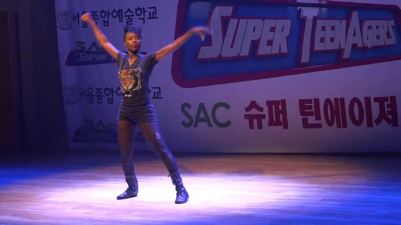 Ebony waacking Judge Showcase SuperTeenager 2012 Seoul Korea - YouTube