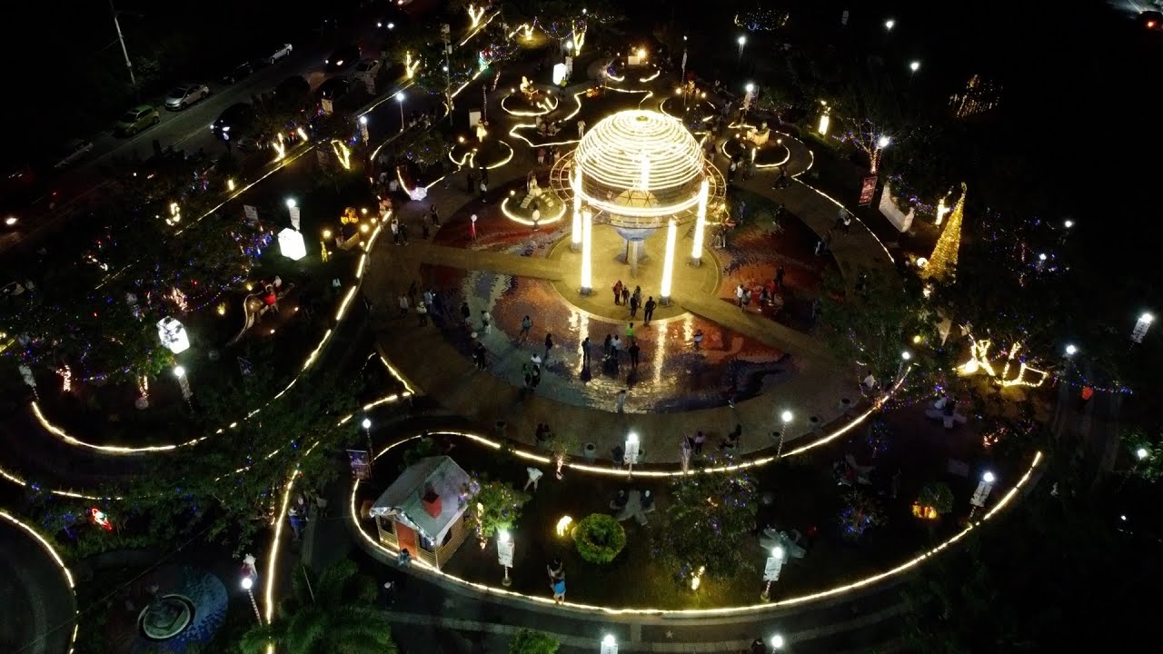 Parque TEMATICO EL PRINCIPITO 🤩 hermosa vista de NOCHE | LDC - YouTube