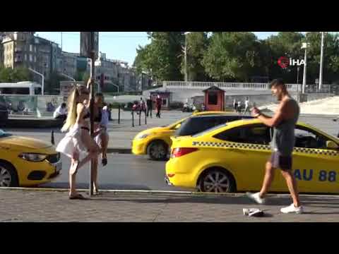 Taksim Meydanı’nı podyum gibi kullandılar