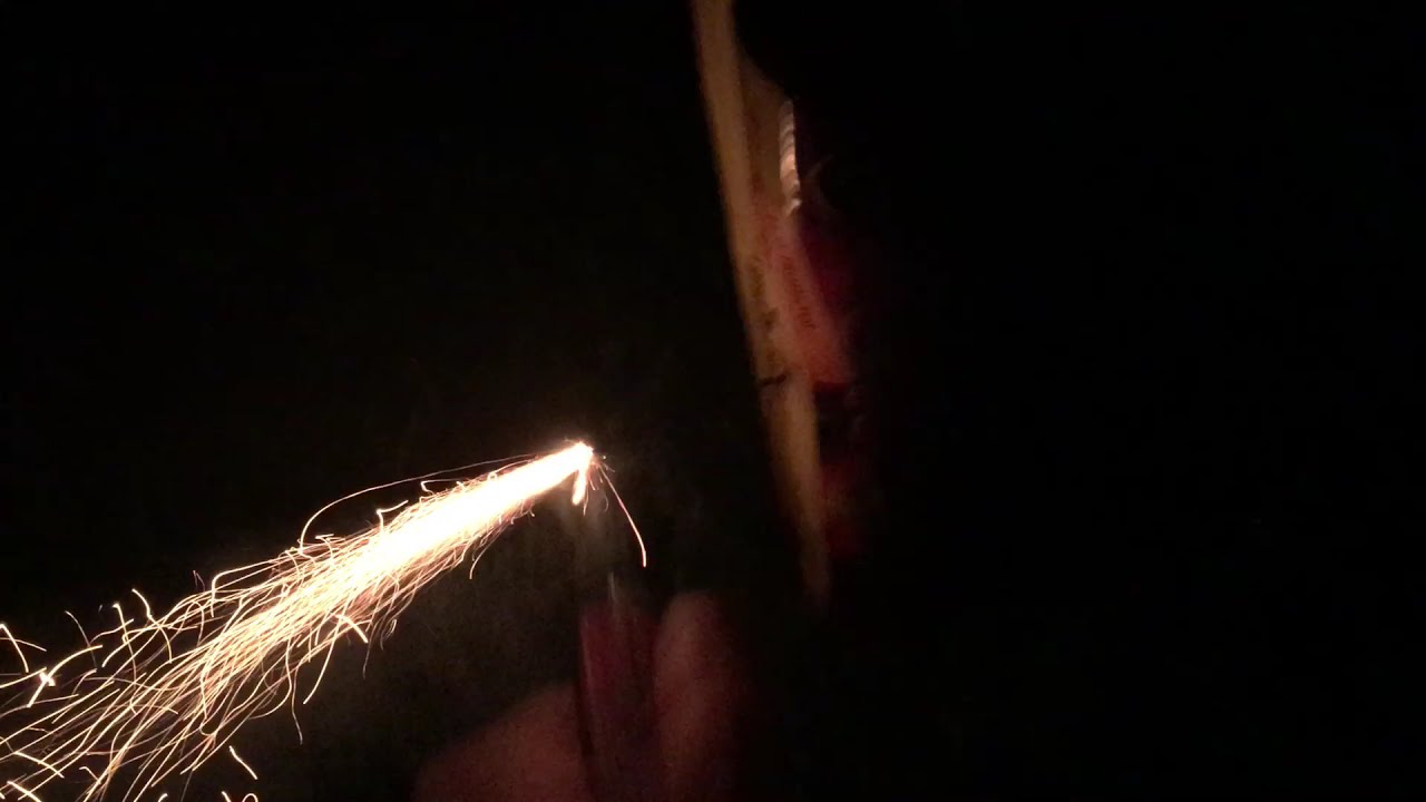 Atom Bomb Twist Burst by Bright Star Fireworks - YouTube