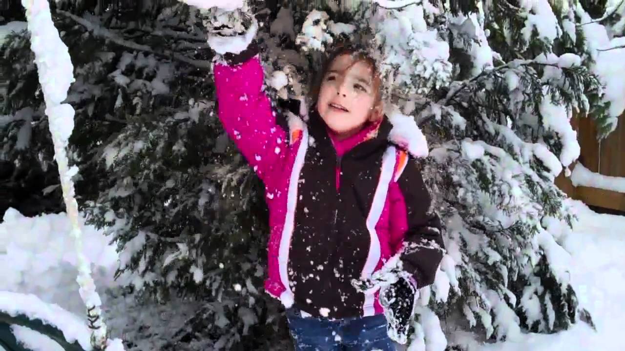 Family Freezes in Winter Storm - YouTube