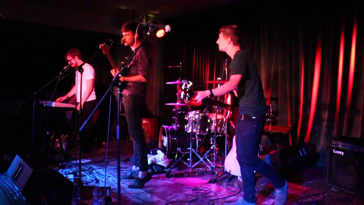 Mumbling Man - I Missed Kissing You (live) - YouTube