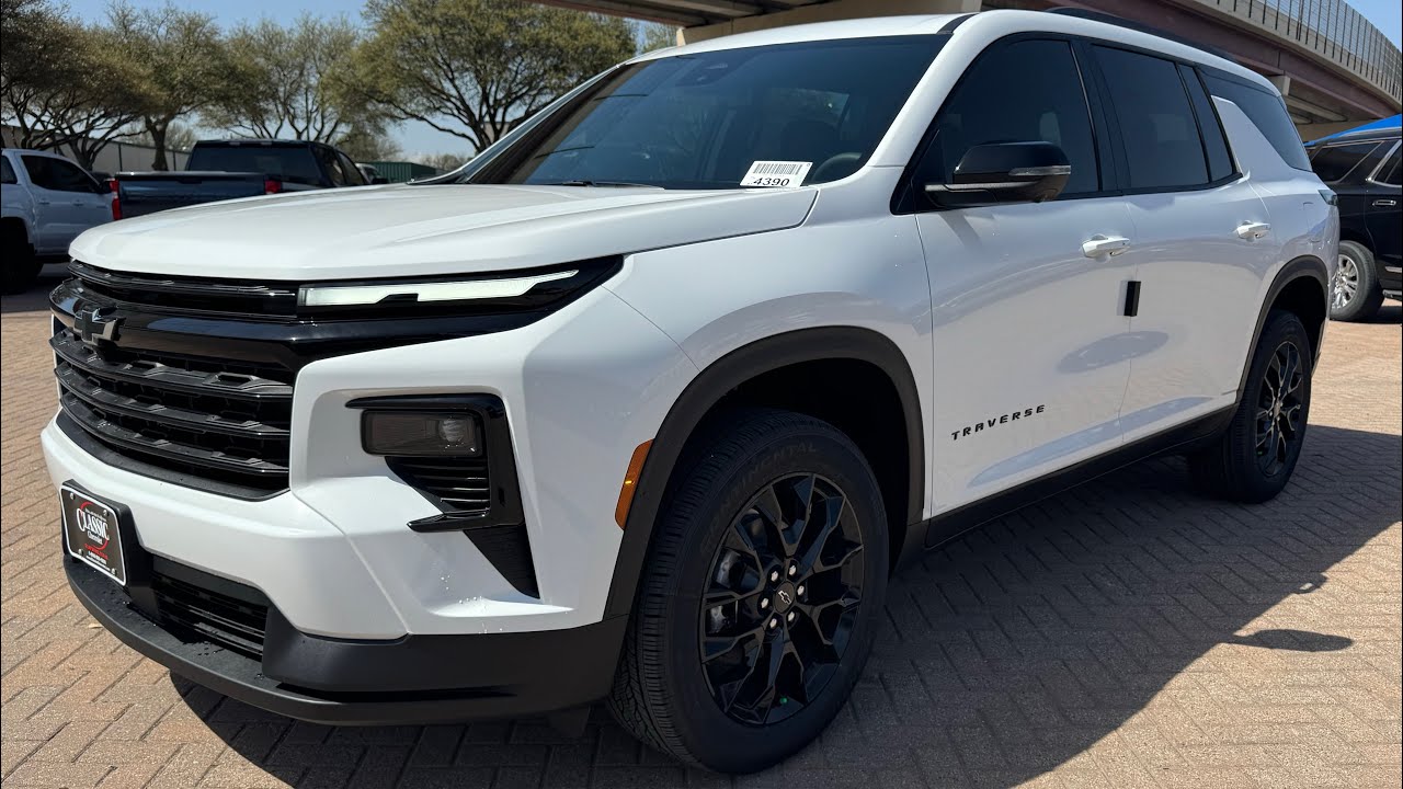 2025 Chevrolet Traverse LT Walkaround | Mini Tahoe! | Full Review with ...