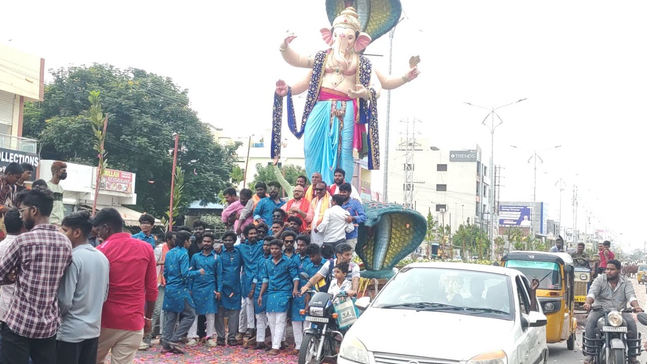 Lord Ganesh Idol Rally at Hyderabad Road, Nalgonda// Old City Nalgonda ...