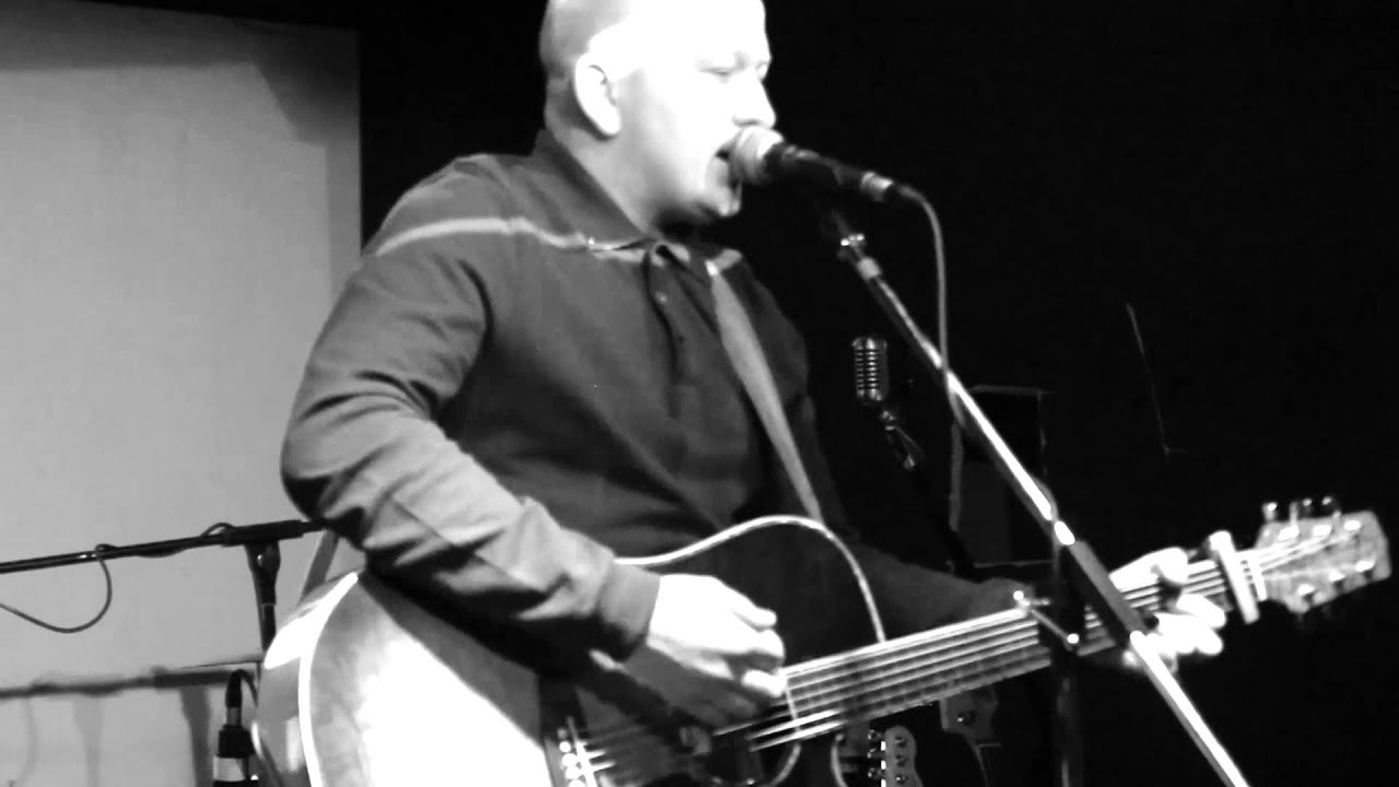 Paul Thomas - Live @ The Moon Club Cardiff - YouTube