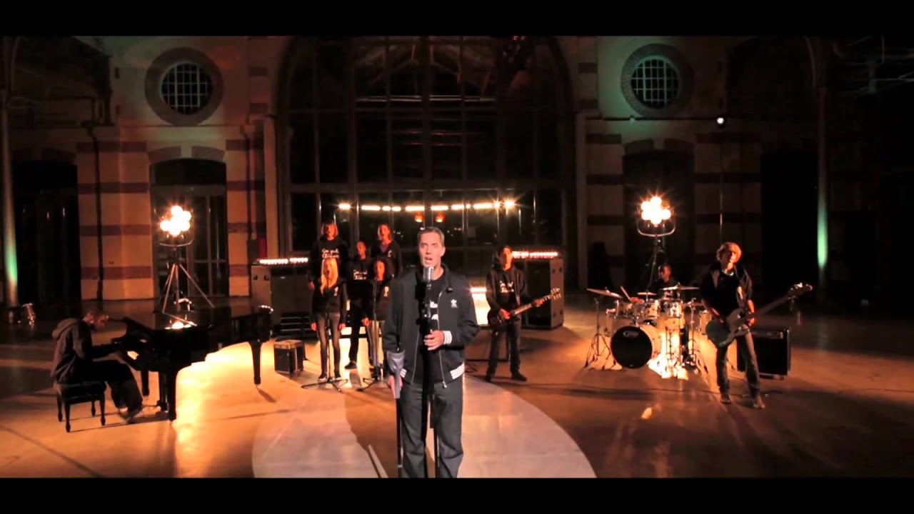 Grand Corps Malade ~~ Roméo kiffe Juliette (Clip Officiel) - YouTube