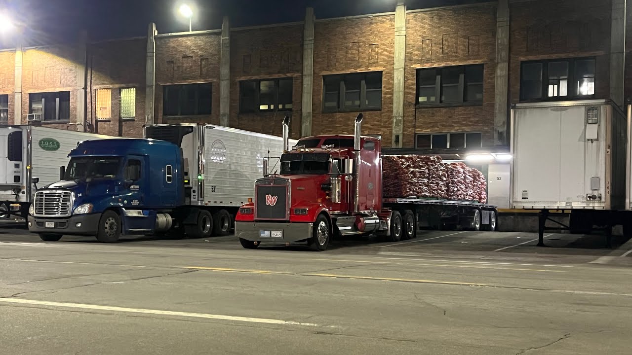 “THIS IS EXACTLY WHY I SOLD THE REEFER” - Unloading Onions @ a Detroit ...