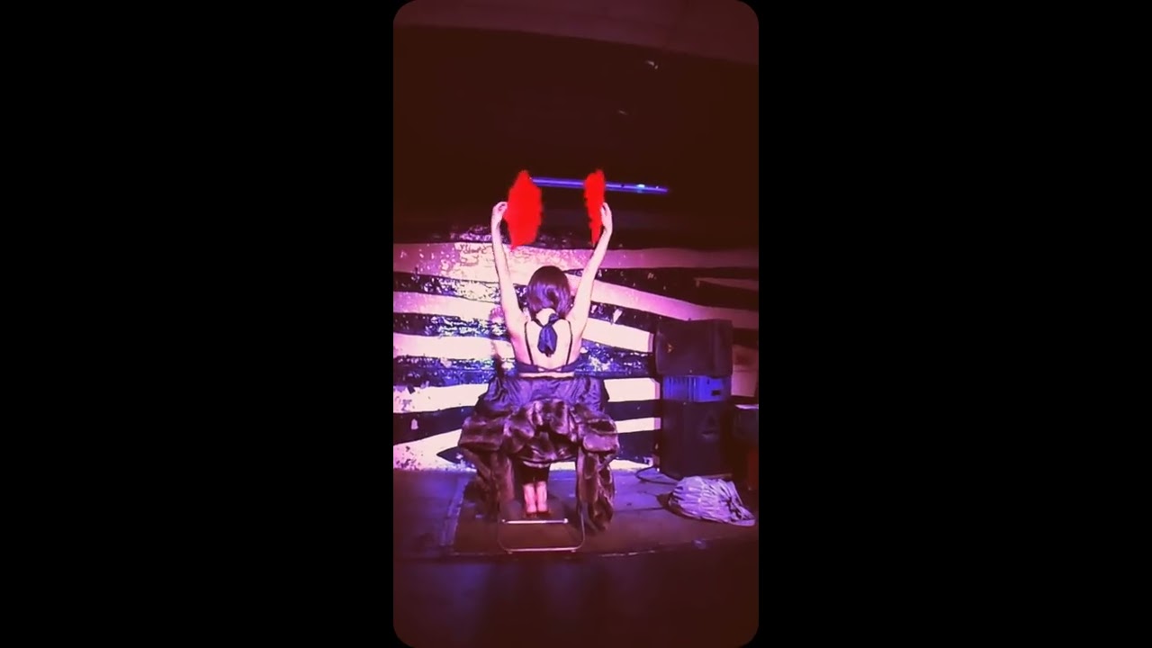 Miss Claws - Reverse Strip (Starring Tori Lyons) - YouTube