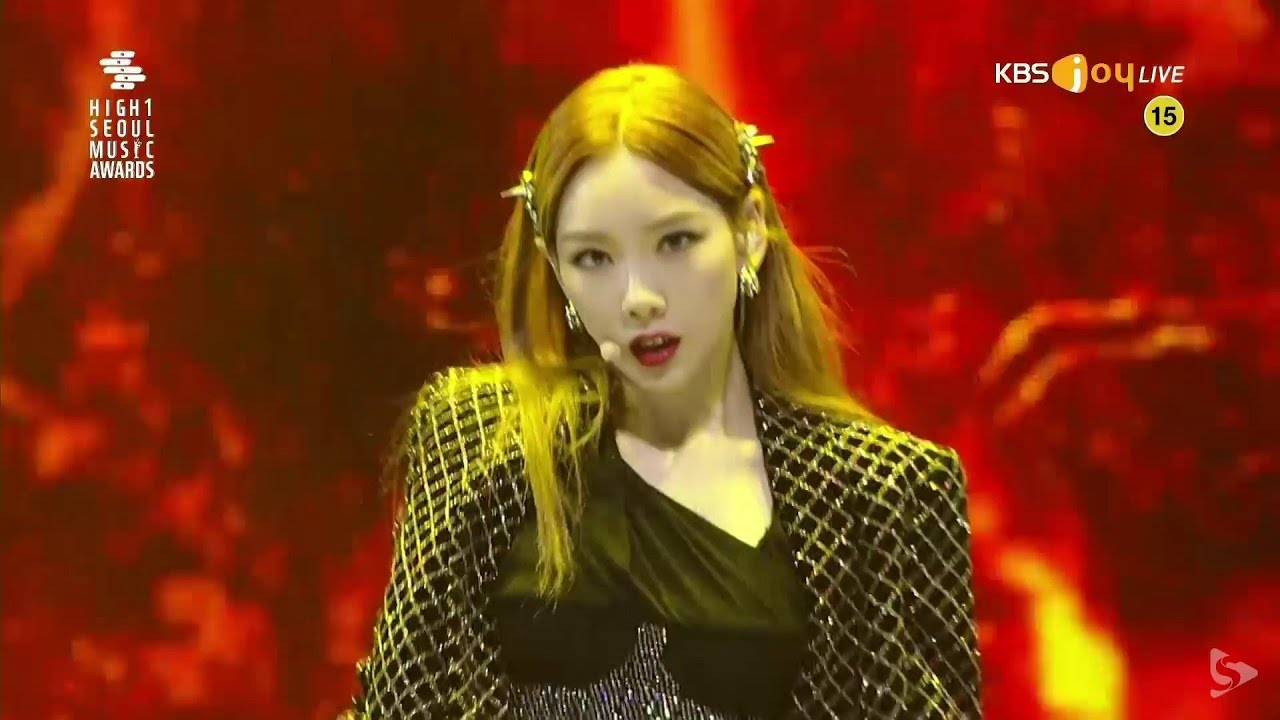 TAEYEON (태연) - SPARK (불티) _ 29th SEOUL MUSIC AWARDS (2020.01.30) - YouTube