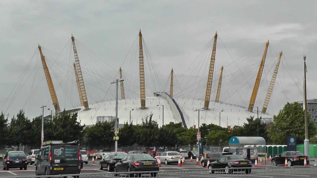 North Greenwich Arena - the O2 Dome - & the Emirates Air Line cable car ...