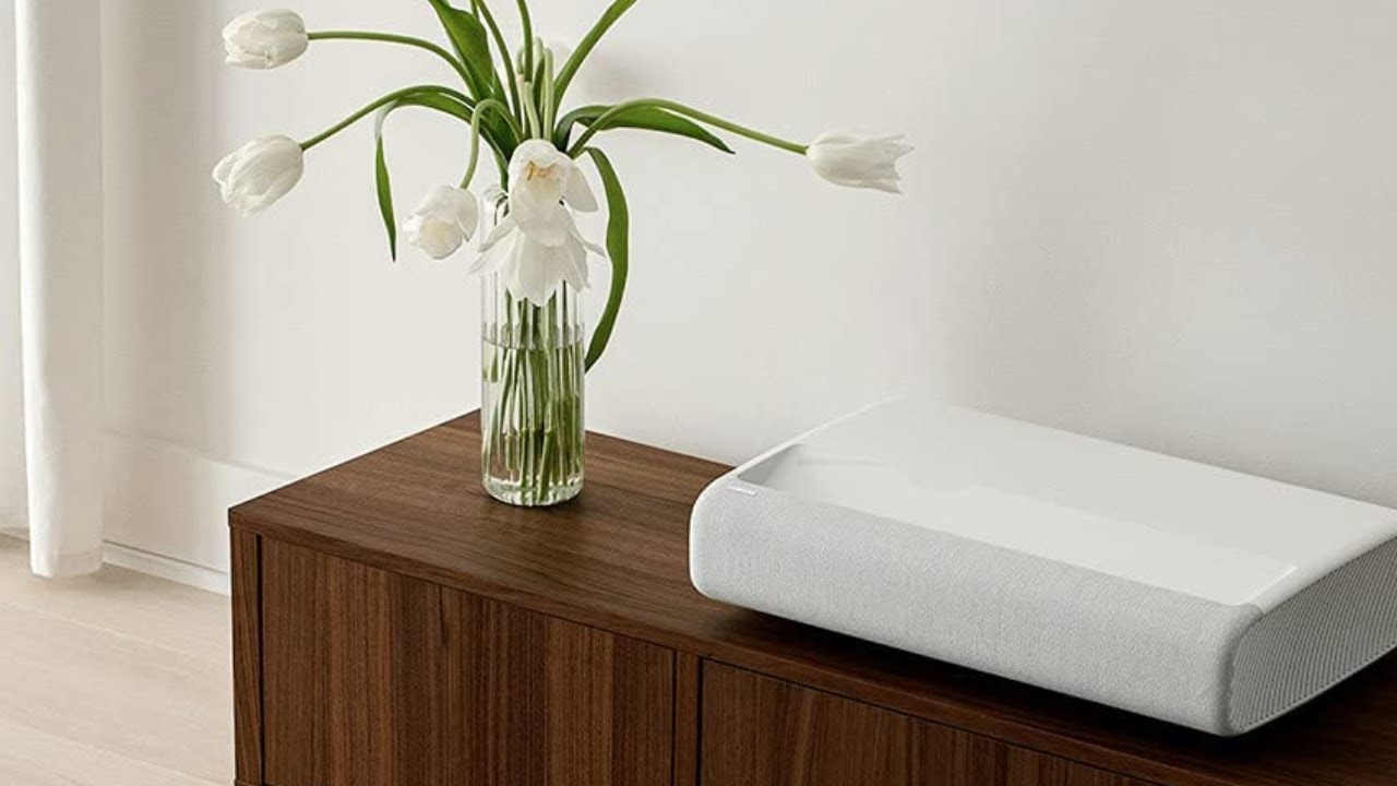 SAMSUNG 120” The Premiere Ultra Short Throw 4K UHD Smart Single Laser ...