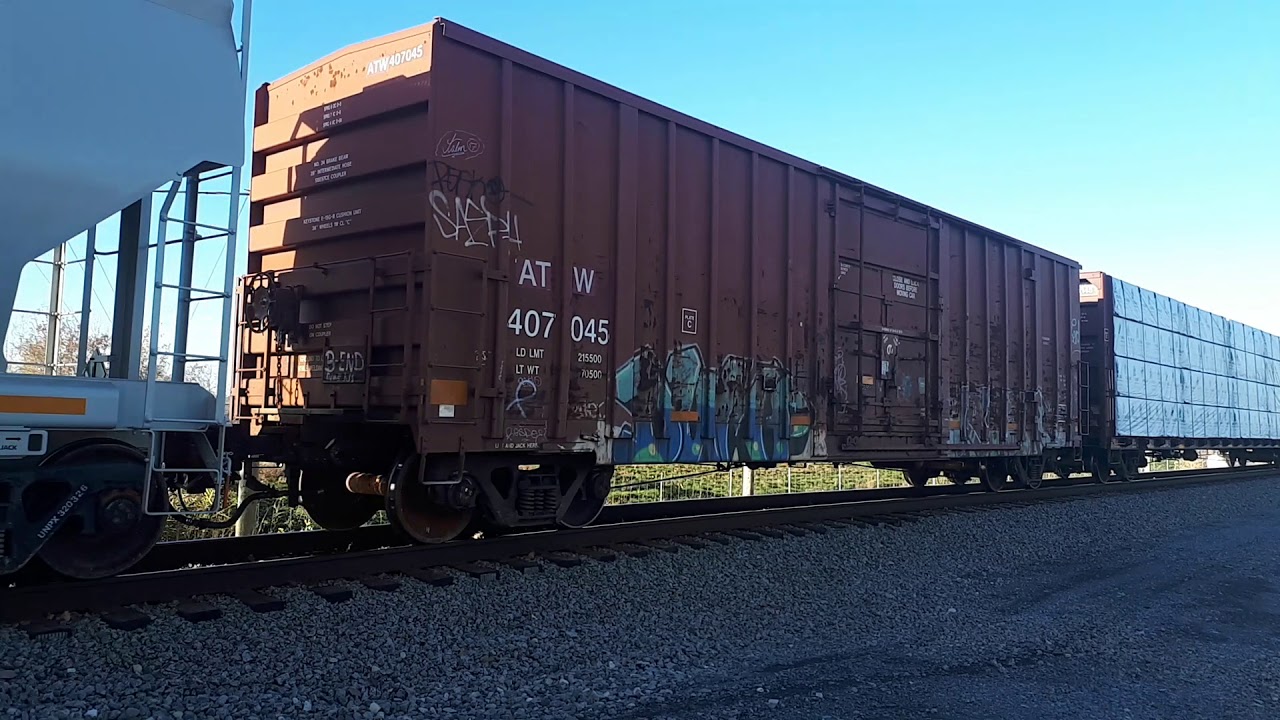 CN 327/CSX B798 - South Valley - YouTube