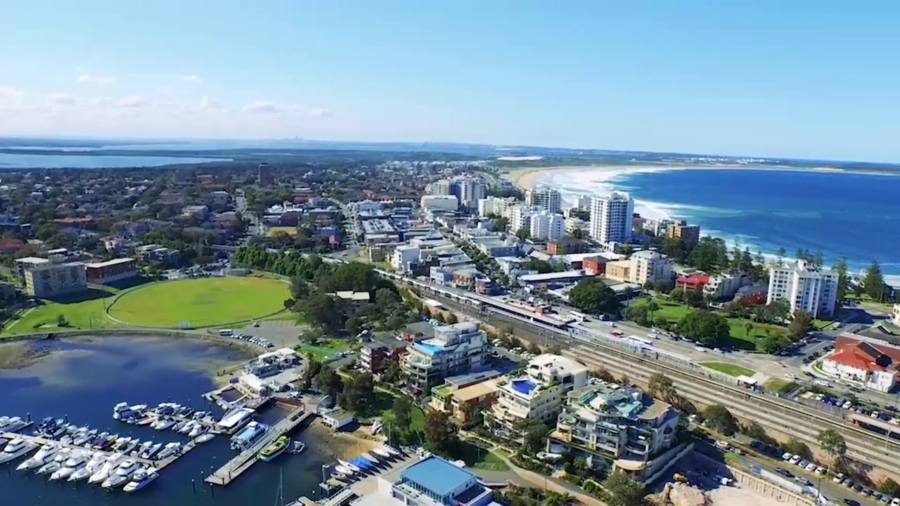 ULTIMATE BAYSIDE LUXURY AND POSITION - YouTube