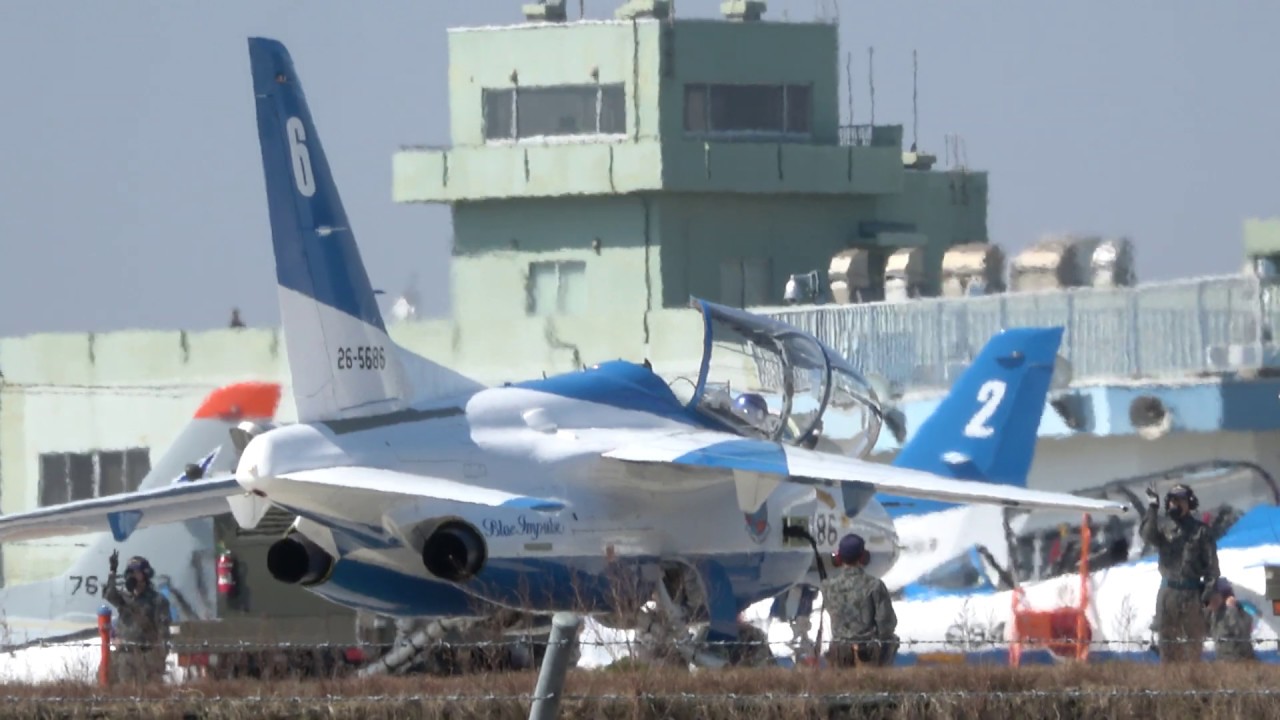 ブルーインパルス 聖火到着式予行の1日 快晴12機訓練 JASDF Blue Impulse Olympic Rehearsal - YouTube
