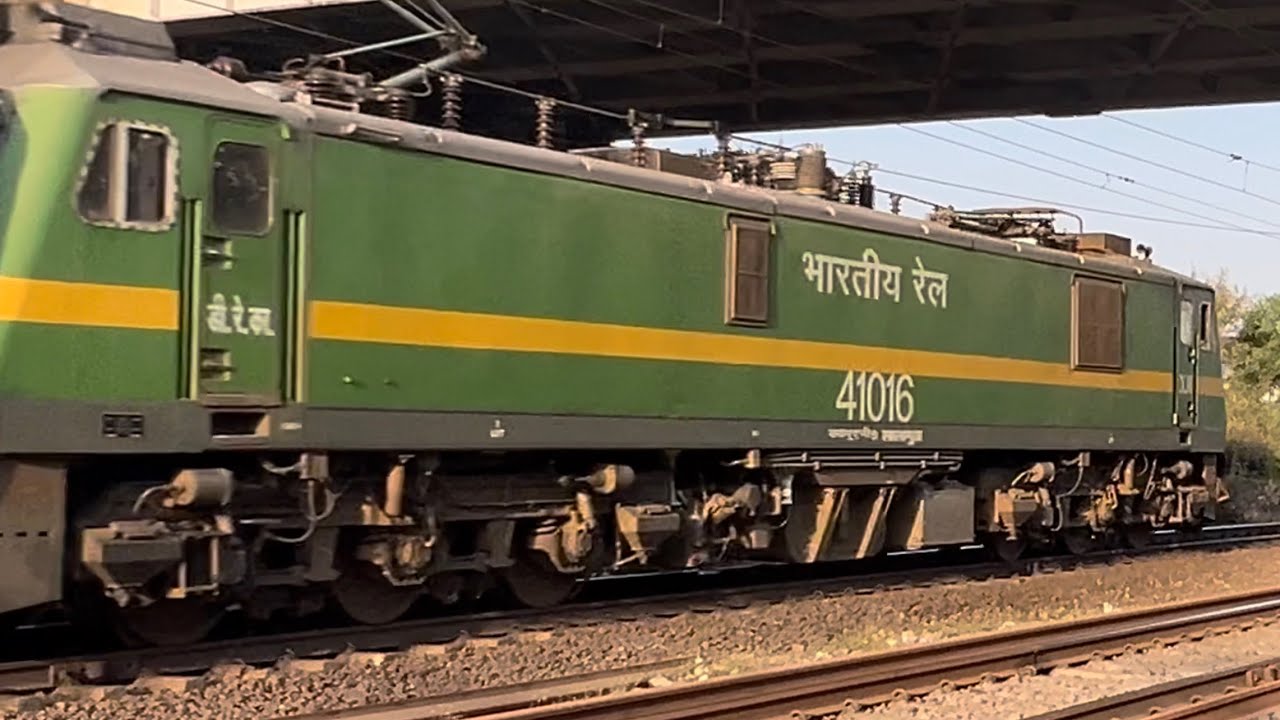 OLD ERA BLUE ICF TRAINS FROM HYDERABAD TO PATNA हैदराबाद पटना विशेष ...