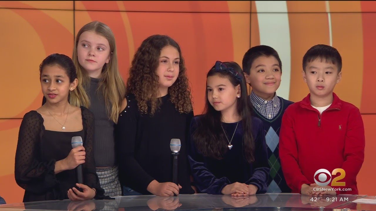 Queens students create daily "Bee TV" newscast - YouTube