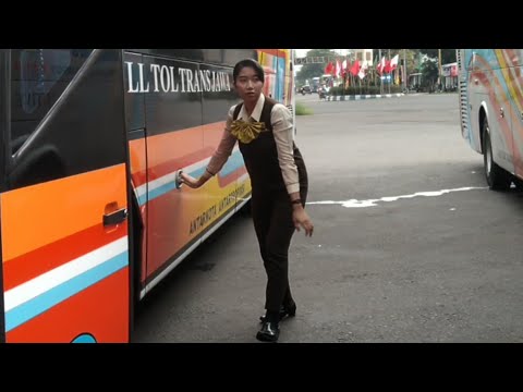 Lirikan Mata ICHA Pramugari Bus Rosalia Indah Terminal Maospati Magetan