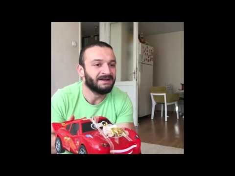 Aykut Elmas - Misafirlikte ayrılan çocuklar  Instagram  4uncutekil