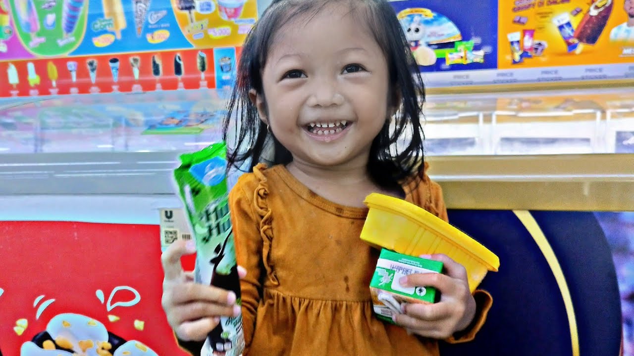 DRAMA BELI ES, KRIM HULA HULA DAN AICE TIGA RASA COKLAT VANILA ...