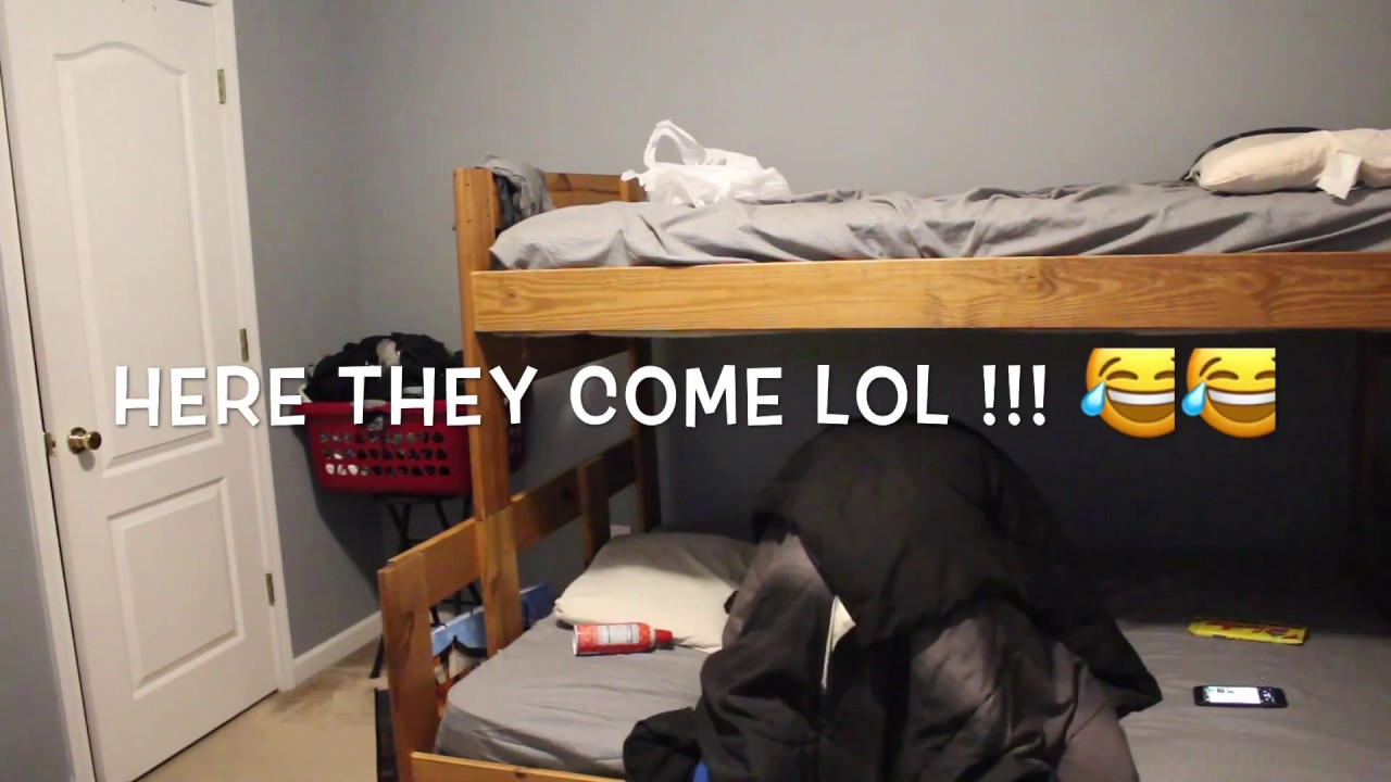 CAUGHT IN BED PRANK ON KYRA AND DESTINY!!!!😂😂😂 HILARIOUS! - YouTube