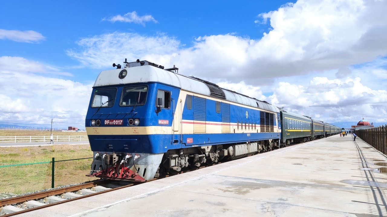 天空之镜，大美青海 K6831/2次天空之镜号旅游列车全程旅拍 K6831 / 2 the mirror of the sky tourist ...