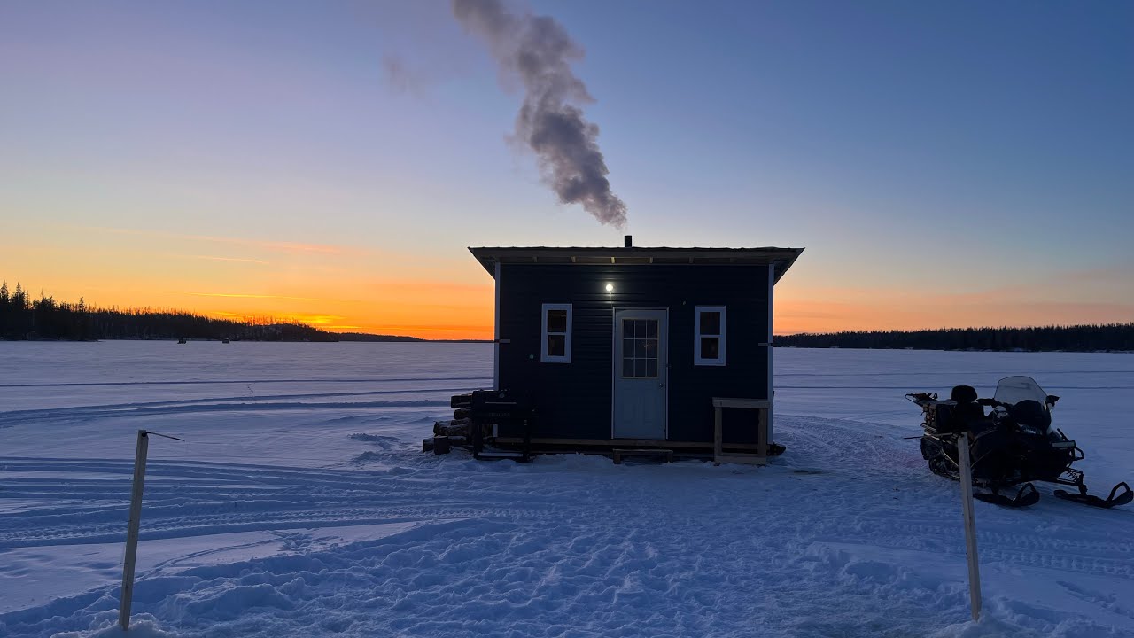 Fishing in the cold/Wekusko Lake ice shack. - YouTube