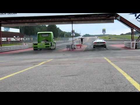 Hybrid Volvo vs Ferrari