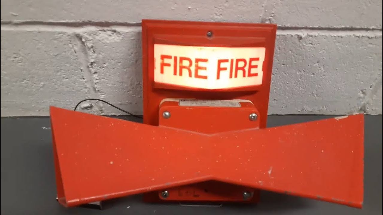 Simplex 2903-9002+2901-9806 Dual Projector Horn/Light Test - YouTube