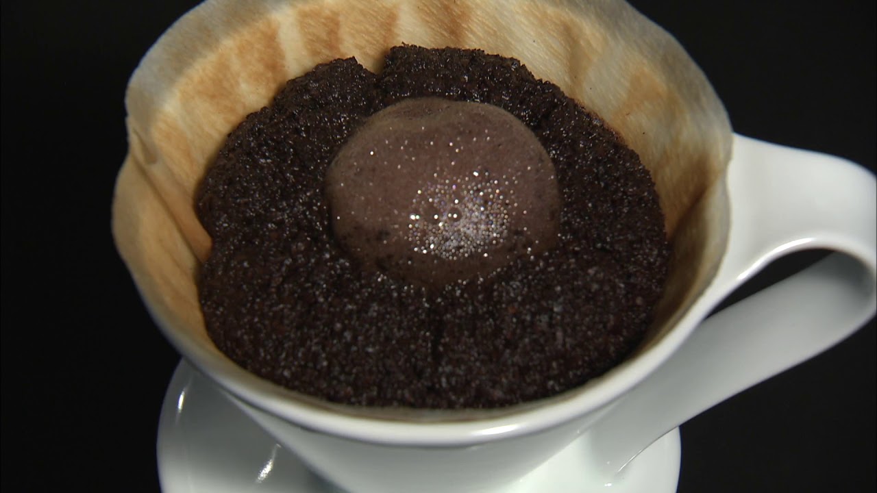 06 Brewing coffee drip 5min - YouTube