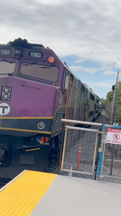 Mbta 1711/1063 departs Winchester center (from October) - YouTube