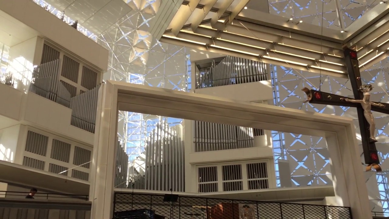 Christ Cathedral (The Crystal Cathedral) Organ Music - YouTube