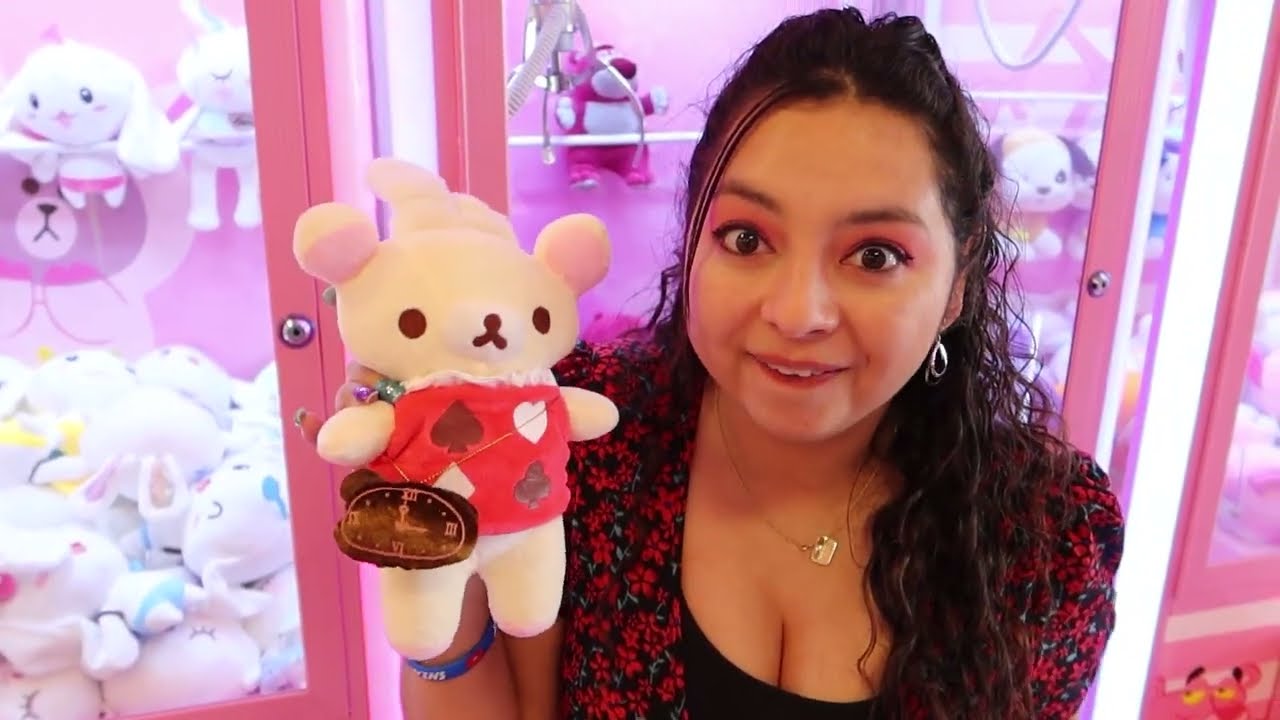 Saving the piggies at Pink WaWa! - YouTube