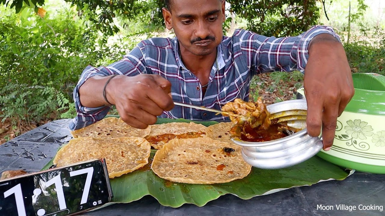 King Size Chapati and Mutton Gravey Eating Challenge - YouTube