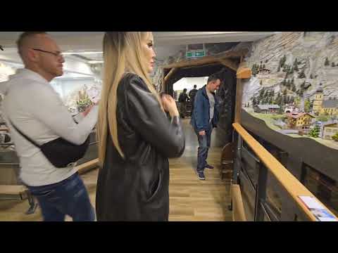 4K Granate Travelling visiting #Miniatur #Wunderland #Hamburg, miniskirt, thigh high boots