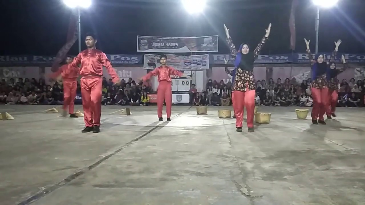 Dance SMA Binsus Dumai HSBL 2019 - YouTube