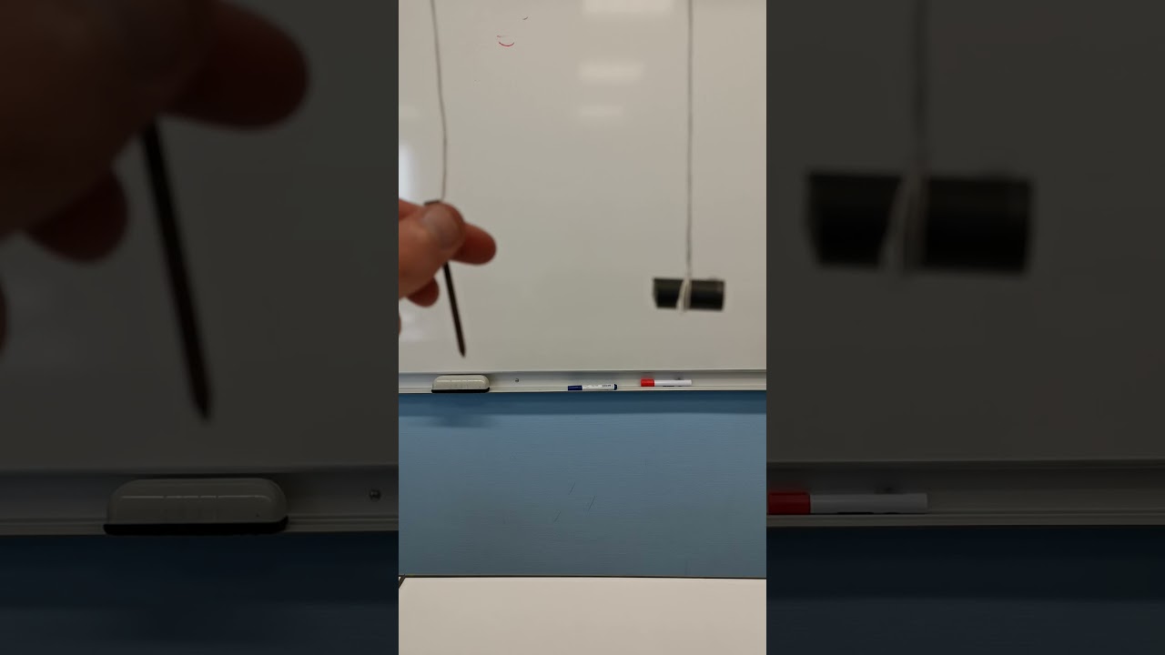Action d'un clou sur un aimant - YouTube