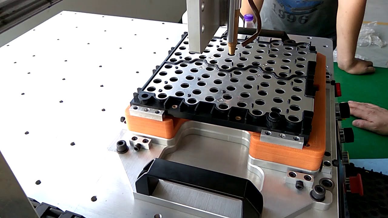 Hot Riveting welding machine - YouTube