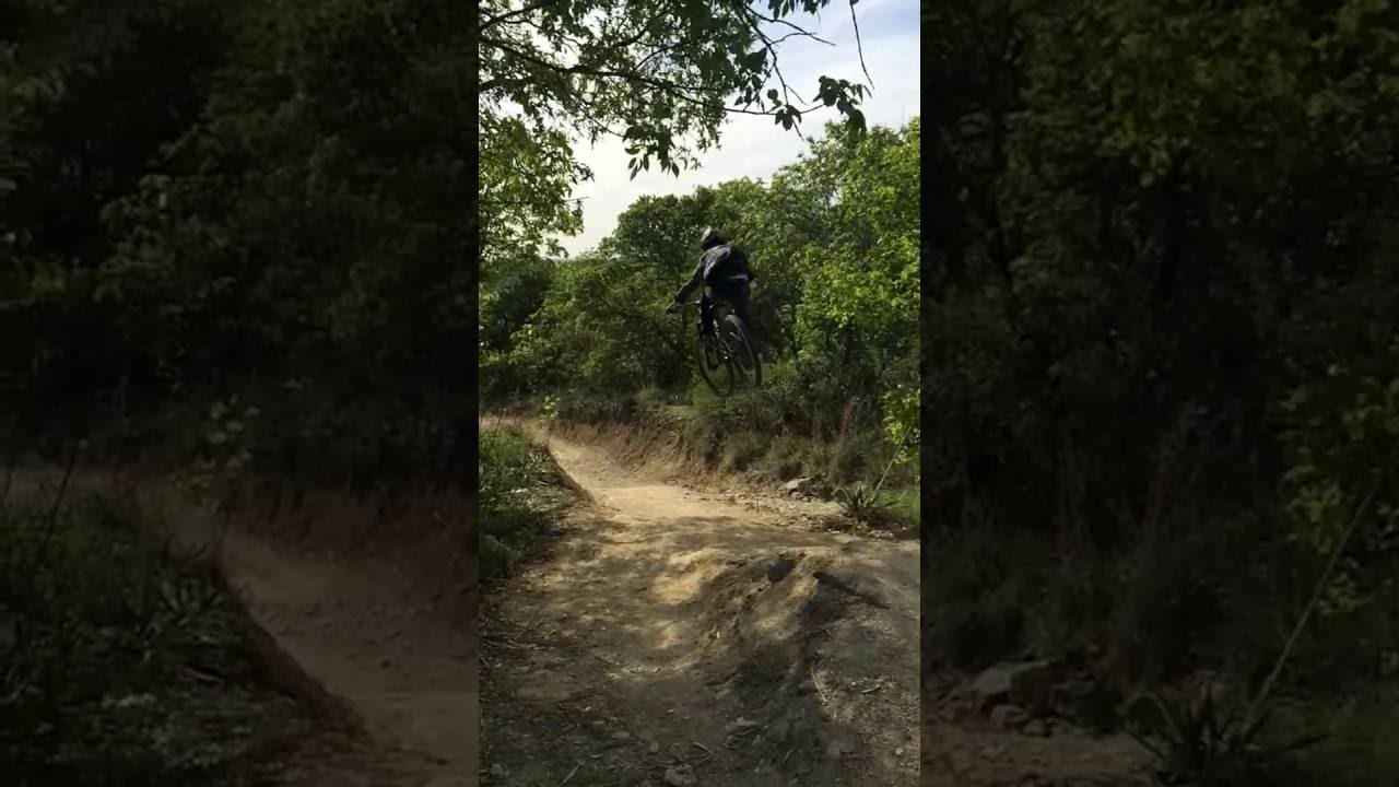 Klunky Course Jump - Sansom Park - YouTube