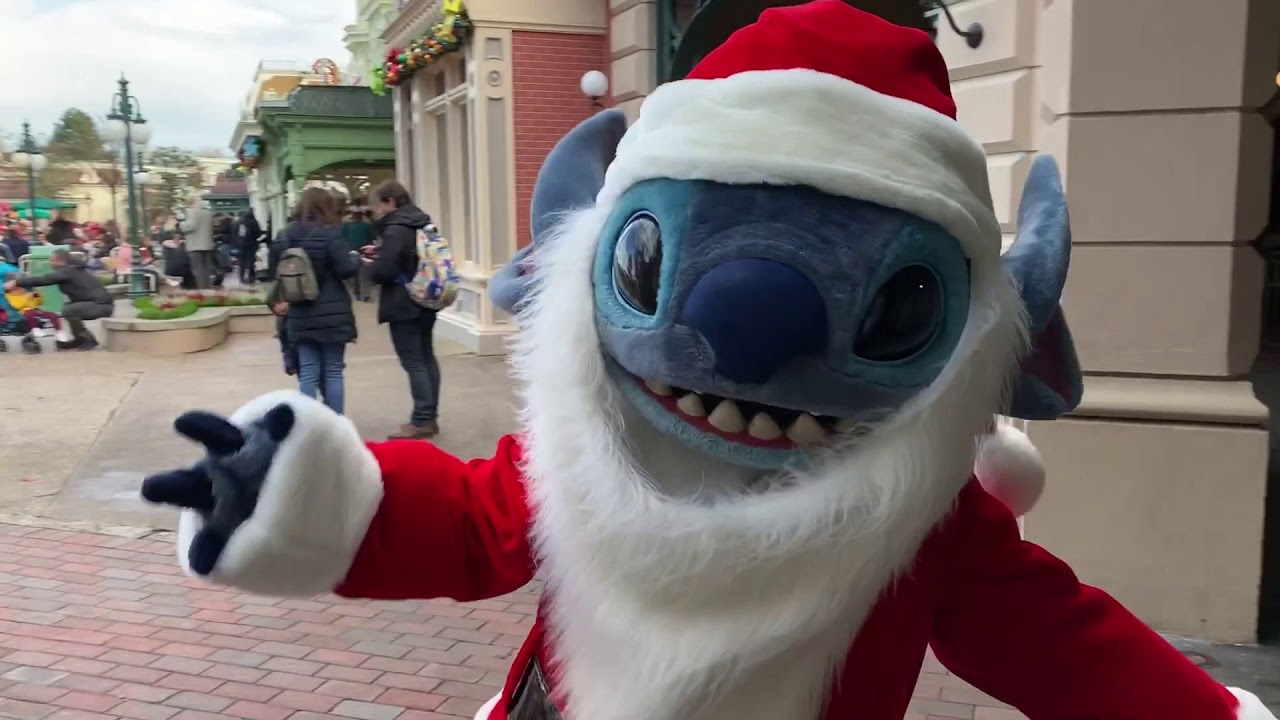 °o° Santa Stich is so CUTE and FUN ! - YouTube