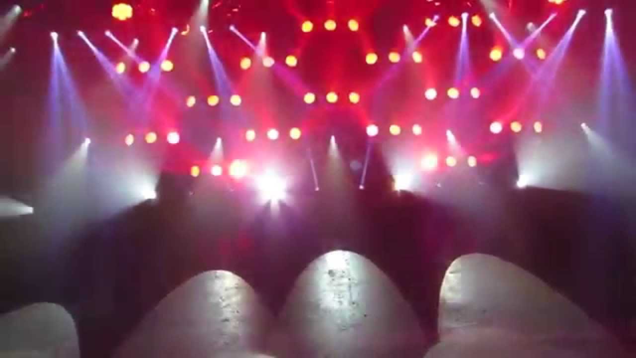 Hysteria by Muse - Light Show - YouTube