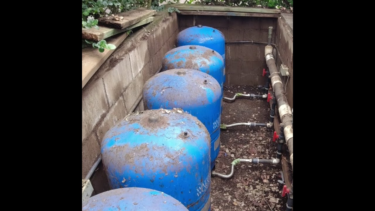 How To Check And Adjust Well Pressure Tanks - YouTube