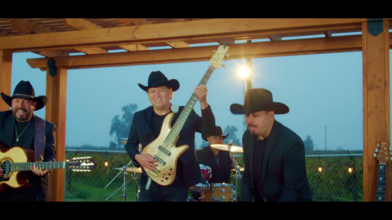 La Ley De Michoacan - El toquerón (Video Oficial) - YouTube